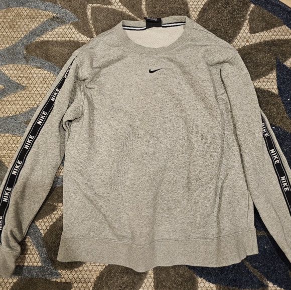 Nike | Tops | Light Grey Nike Crew Neck Sweatshirt | Poshmark